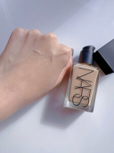 崩れる？NARSライトリフレクティングファンデーションの色選びや使用感をレビュー | 脱ファンデ計画